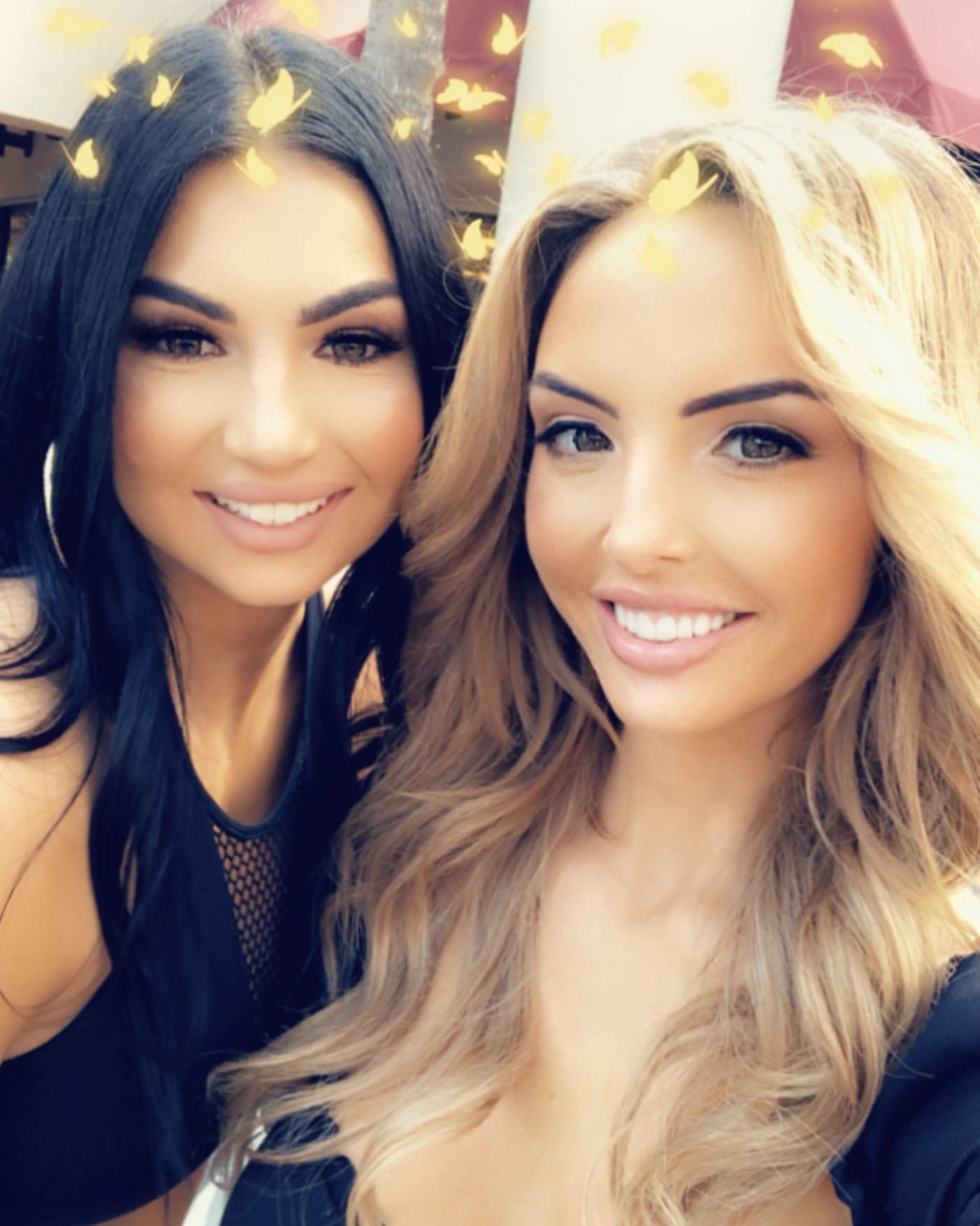 2 Beauties Scrolller