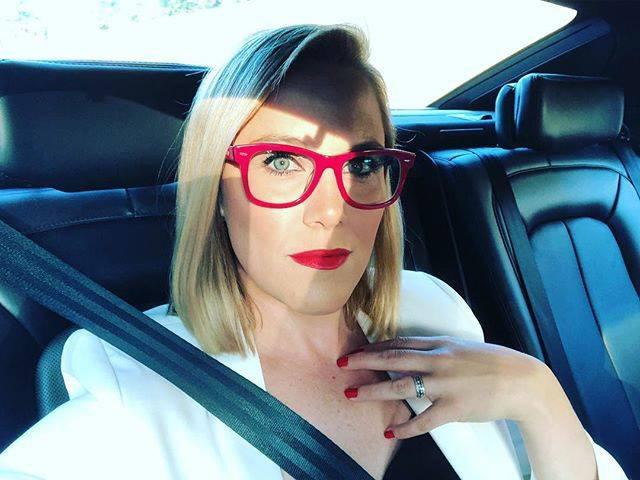 Beautiful Milf S E Cupp Scrolller