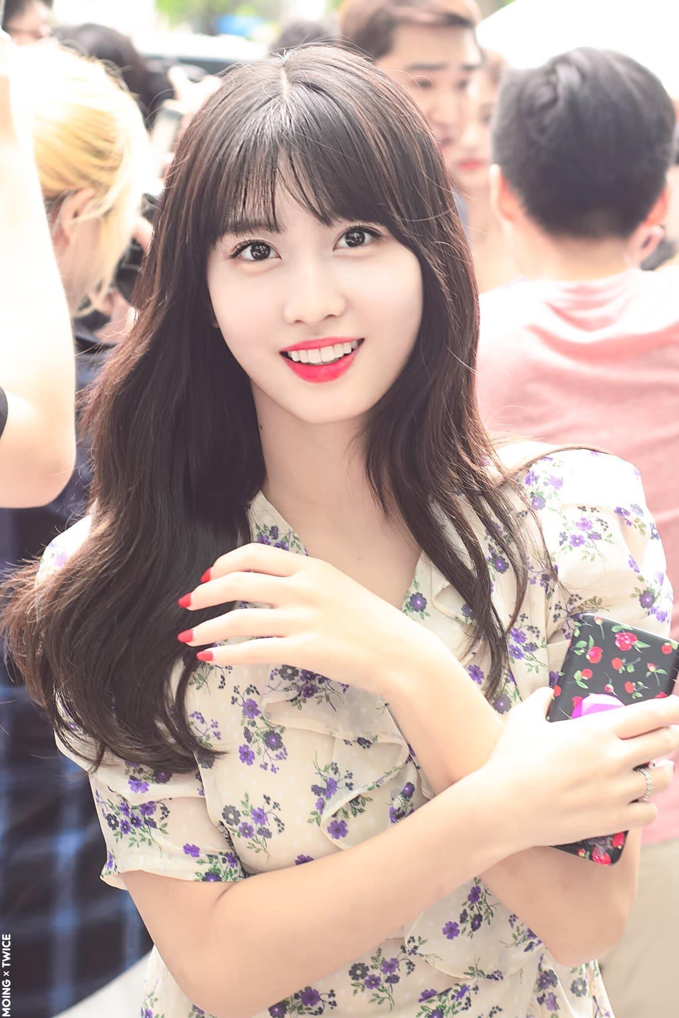 Beautiful Momo | Scrolller