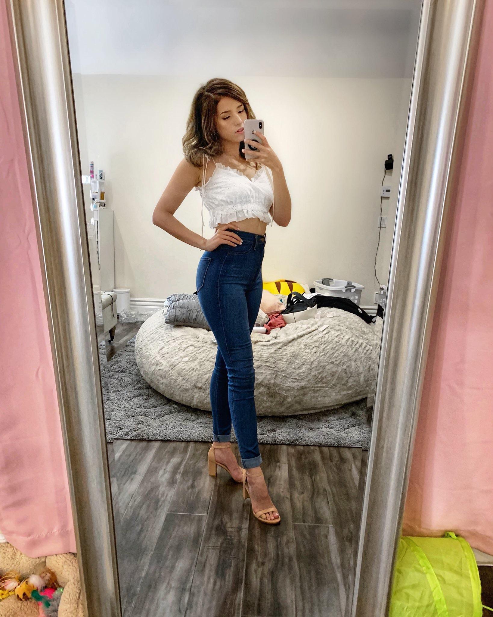 Beautiful Poki | Scrolller