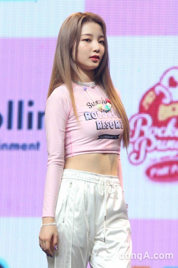 Beautiful Yeonhee | Scrolller