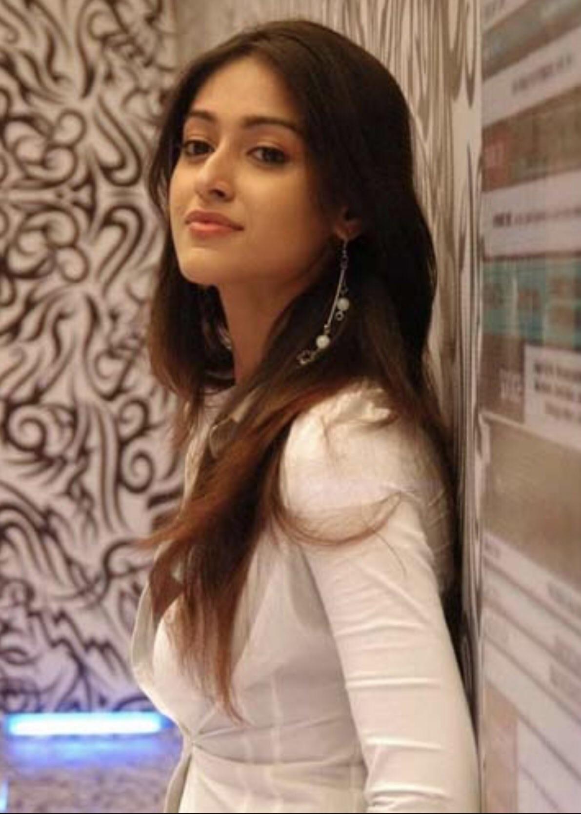 Beauty with a look ! | Scrolller