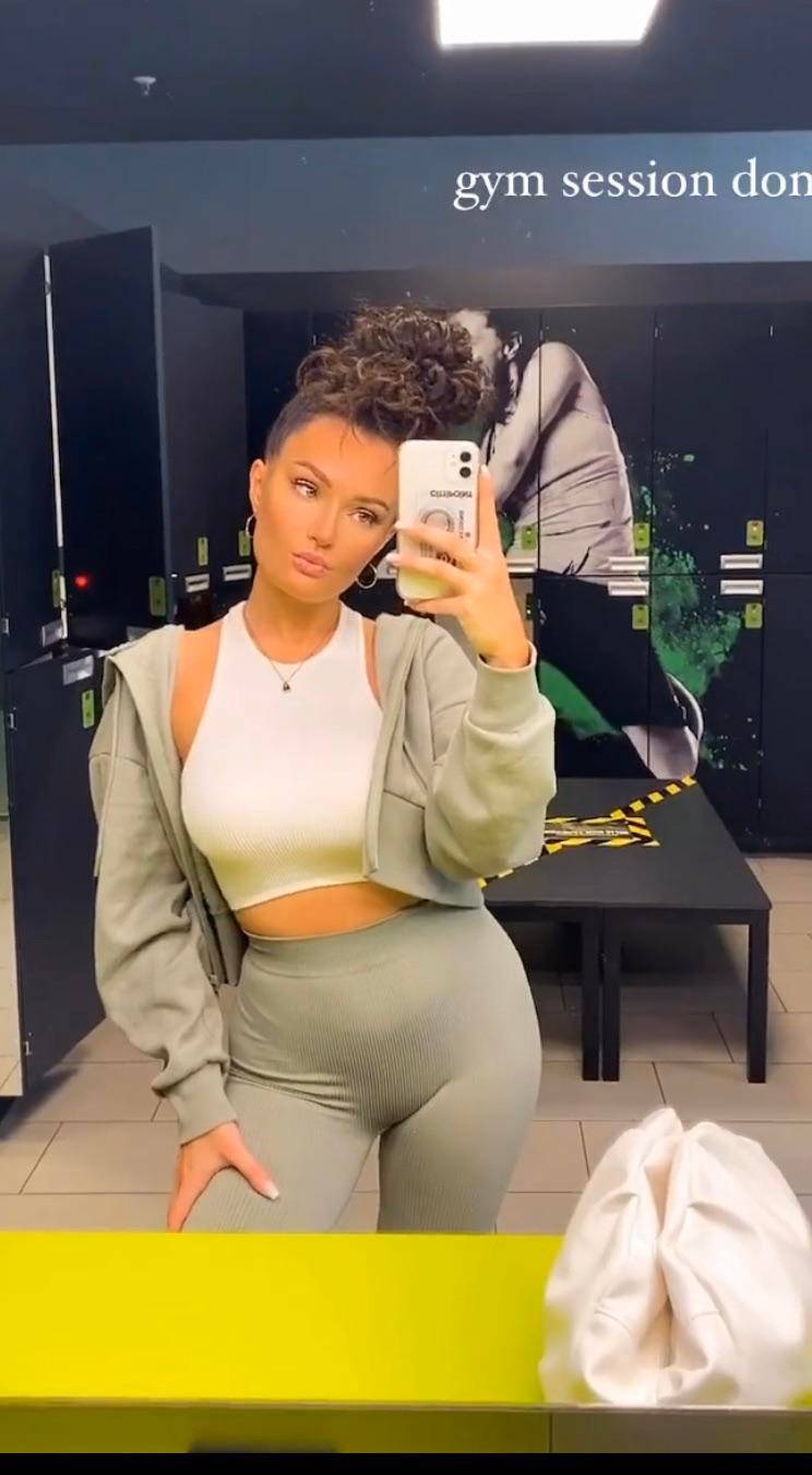 bebe😛 | Scrolller