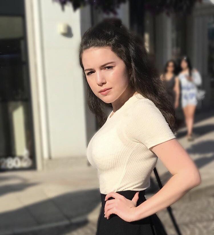 Becca Hochman | Scrolller