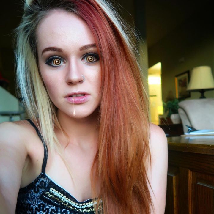 My best friend swapped me into his crush. He started hypnotizing me to make me obey him. I'm ...