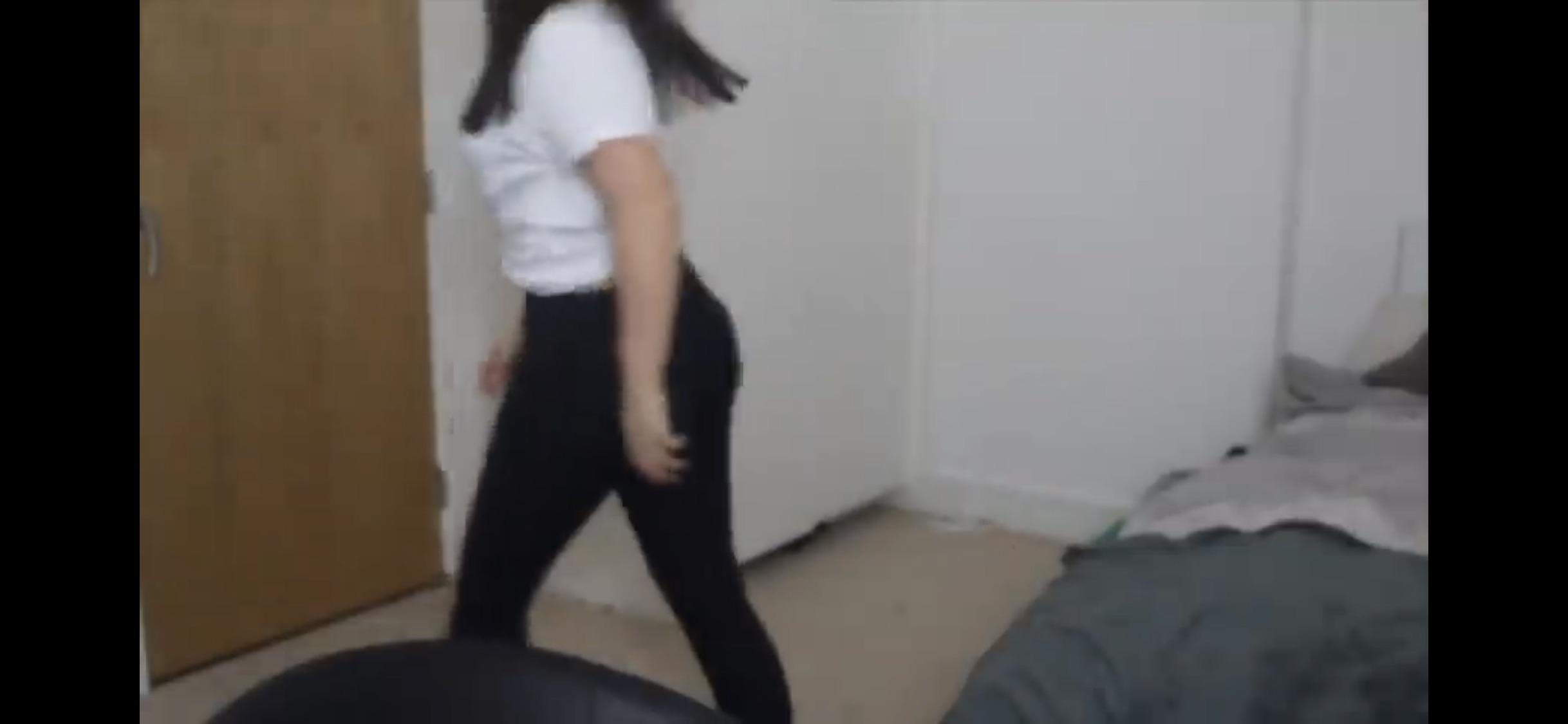 Becky be thicc af | Scrolller