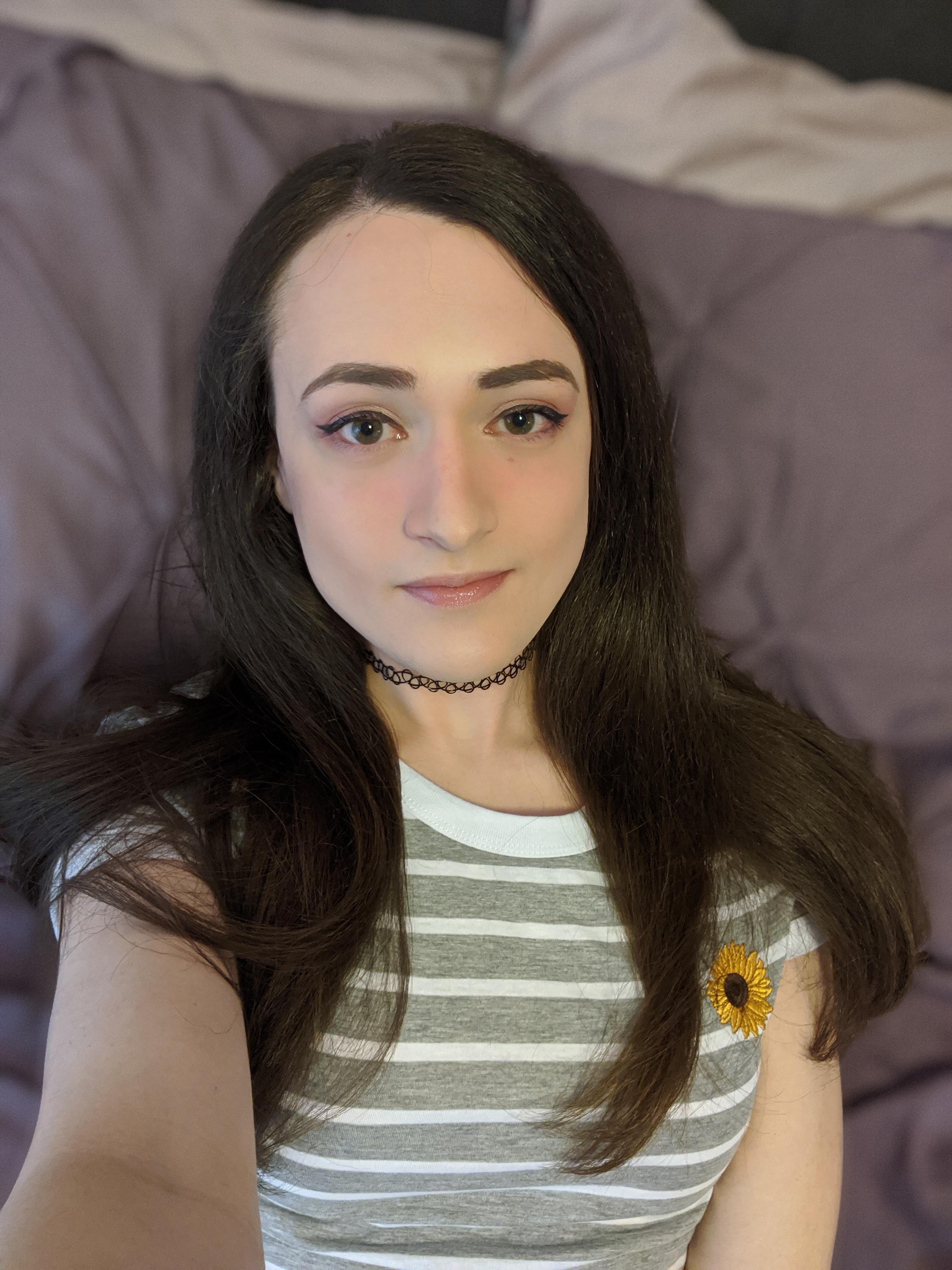 Bed Selfies are the Best! | Scrolller