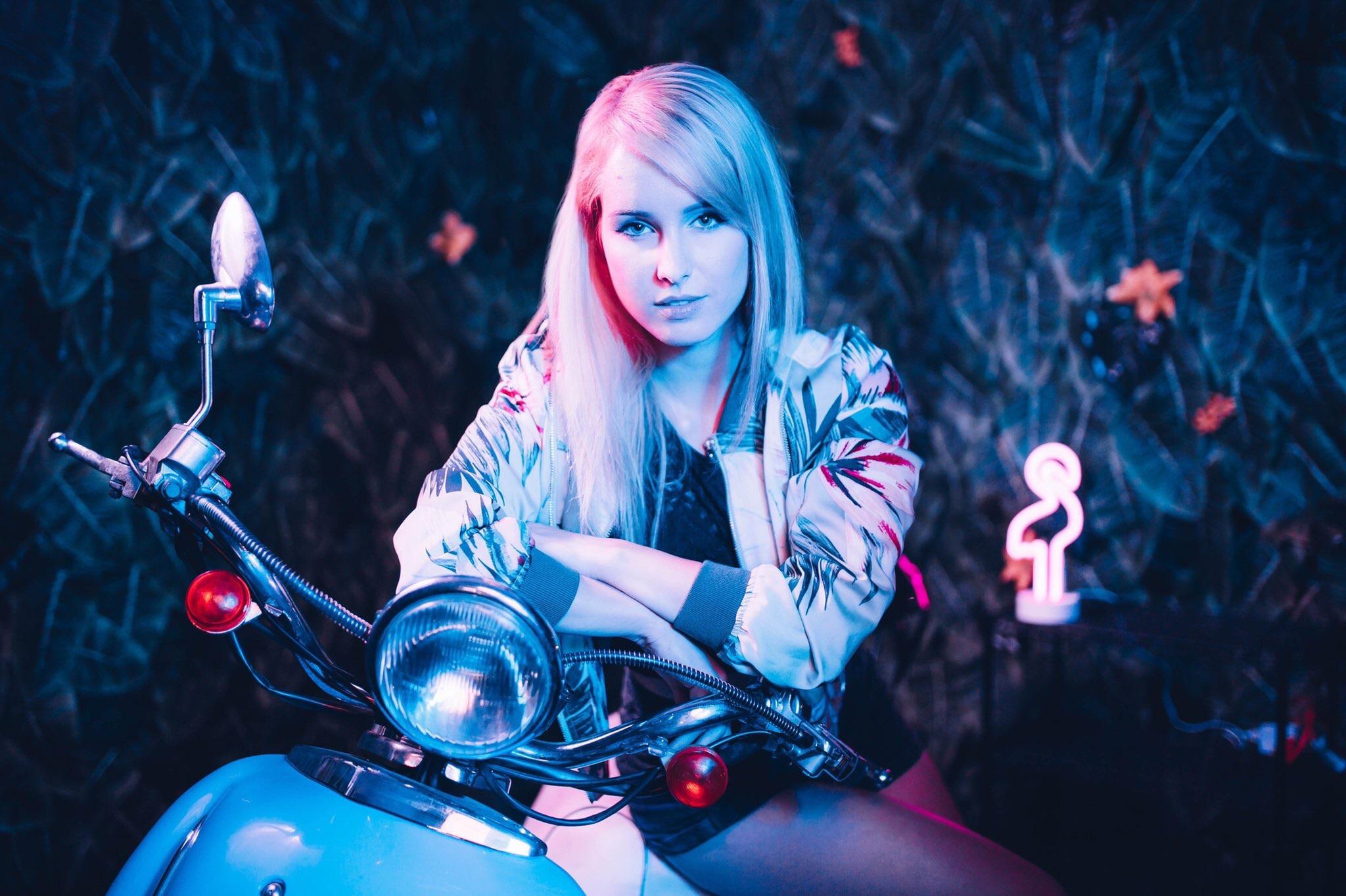 beep beep 😜🛵💨 | Scrolller