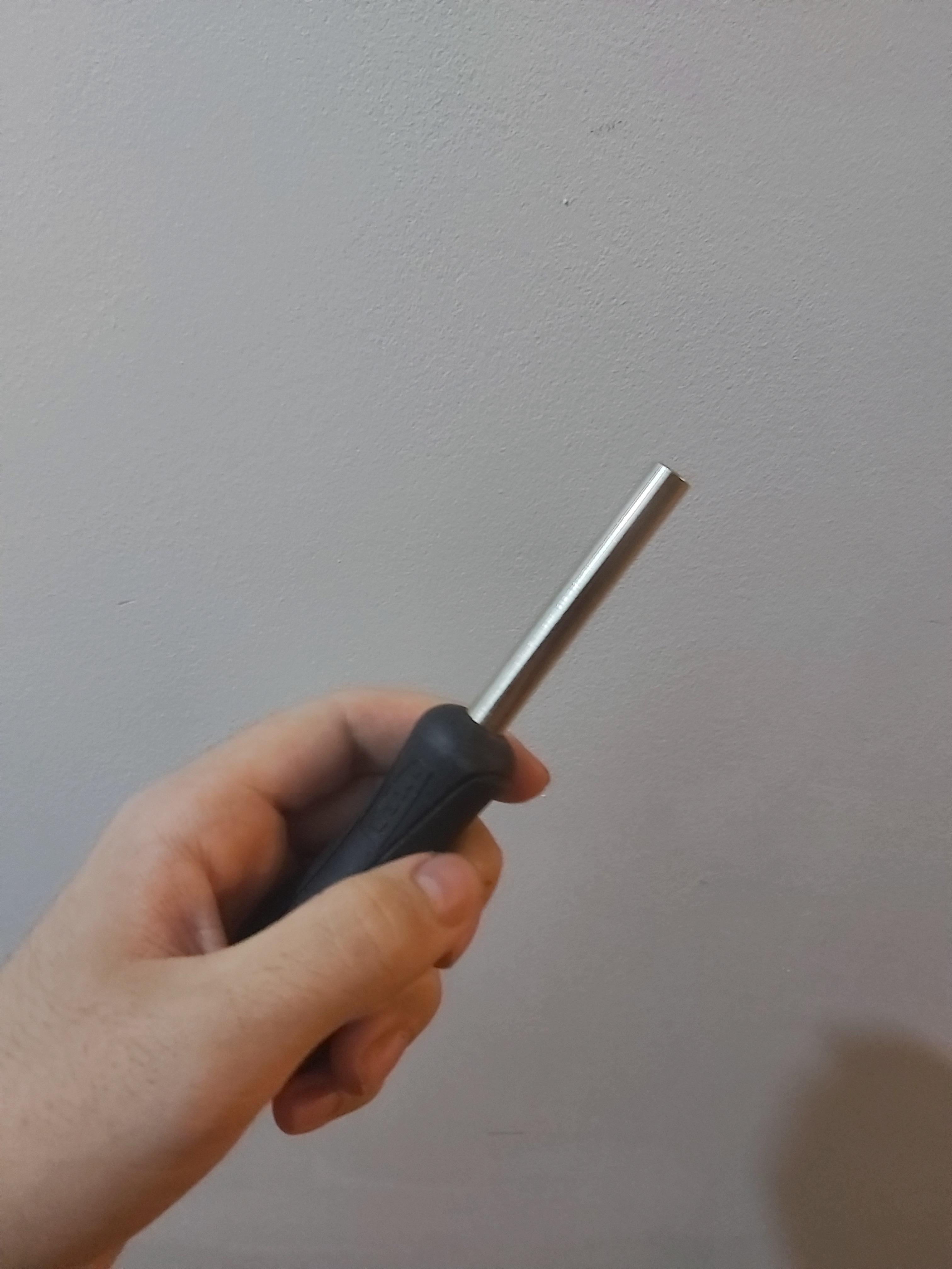 beheaded screwdriver | Scrolller