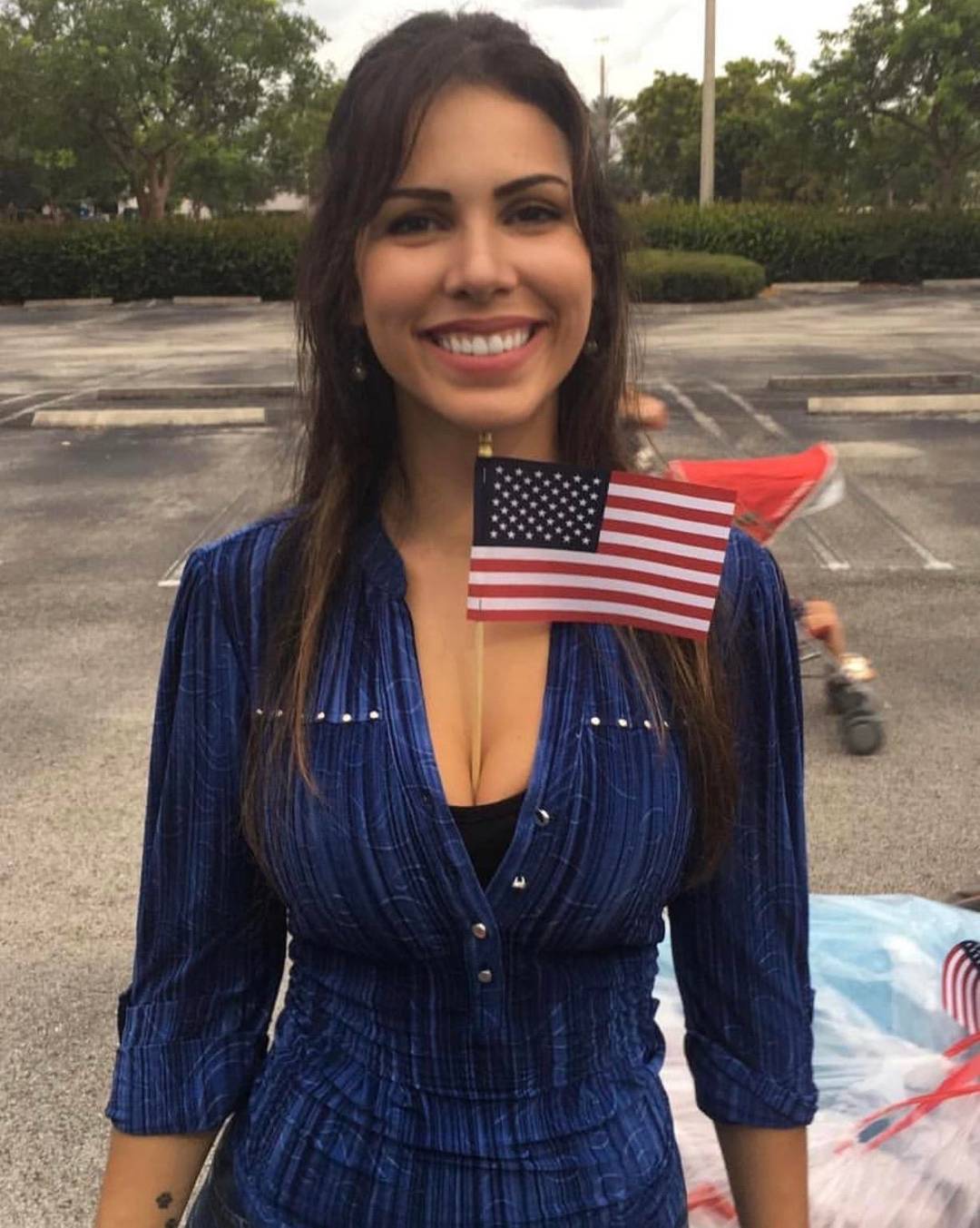 Bella Brooks (Livin in America) | Scrolller