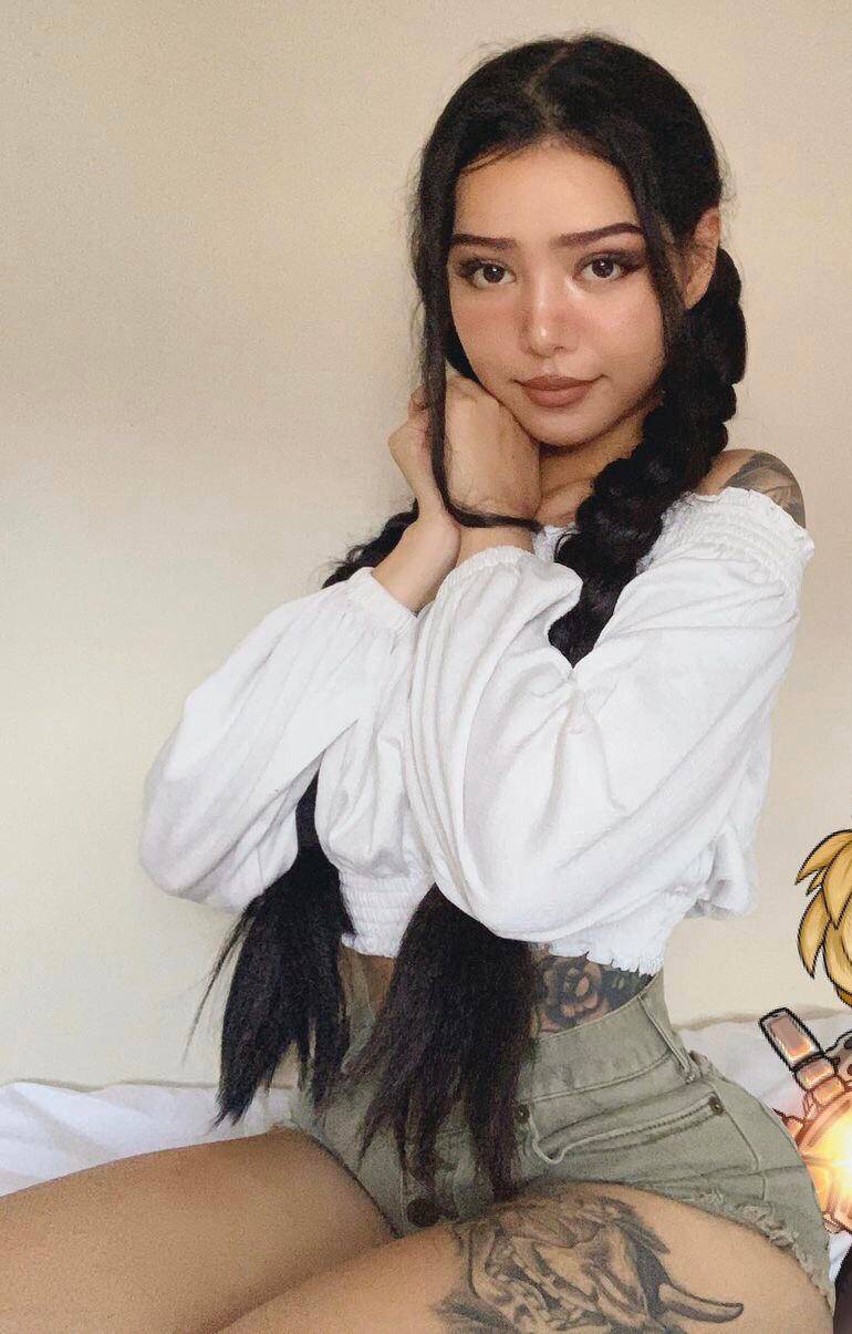 Bella Poarch §irtr§ | Scrolller