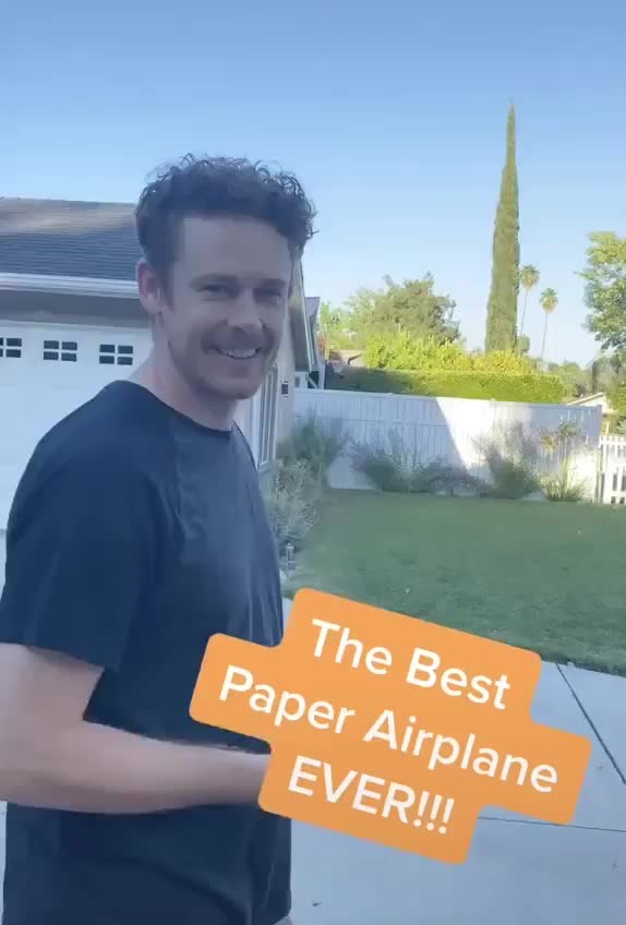 Best paper airplane | Scrolller