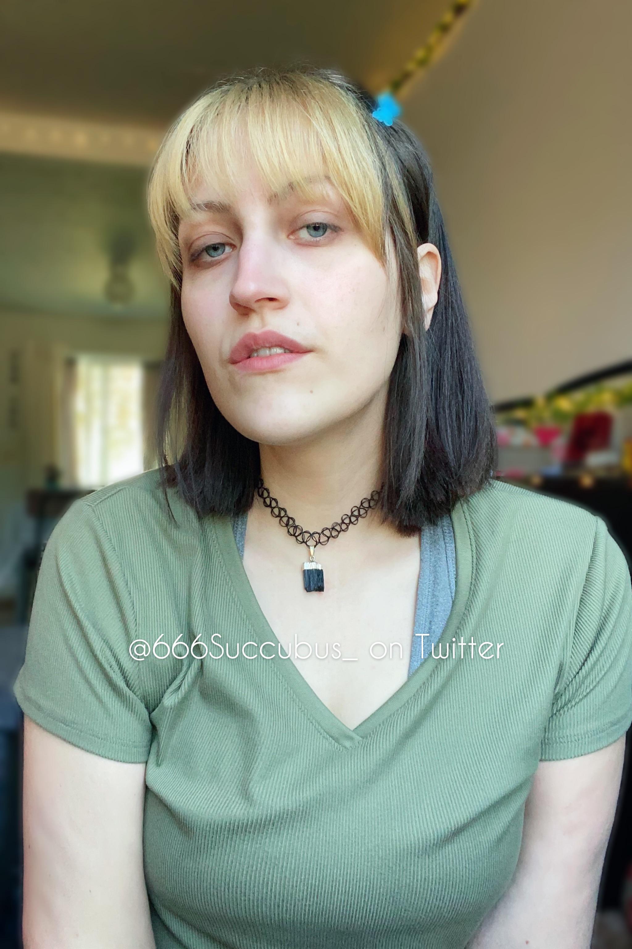 Beta “men” like you work hard to send to powerful, dominant women like me Kik in bio.. | Scrolller