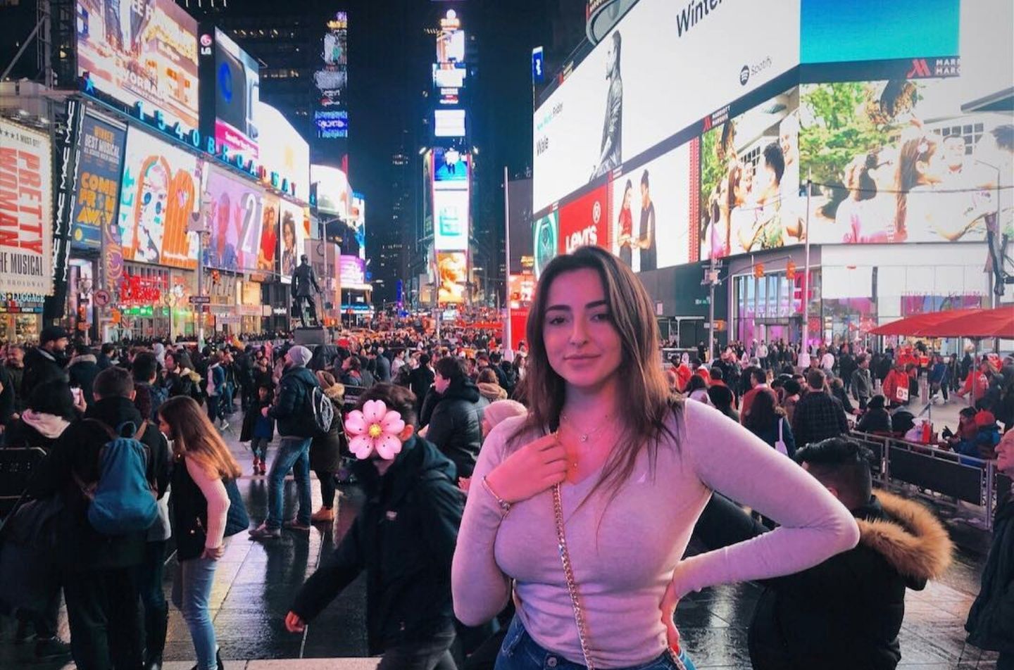 Big juggs in NYC | Scrolller