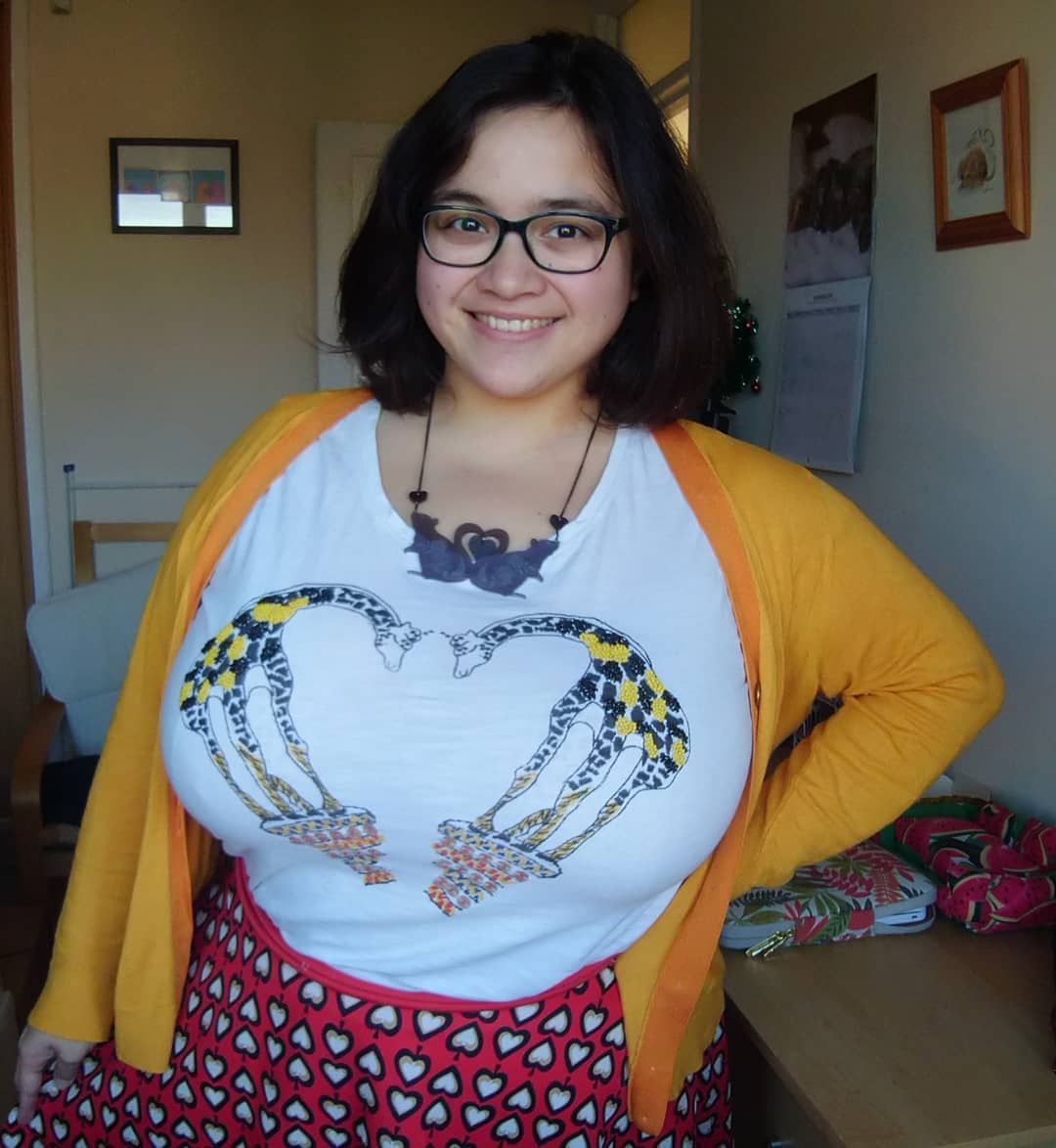 Big Ole Giraffes | Scrolller