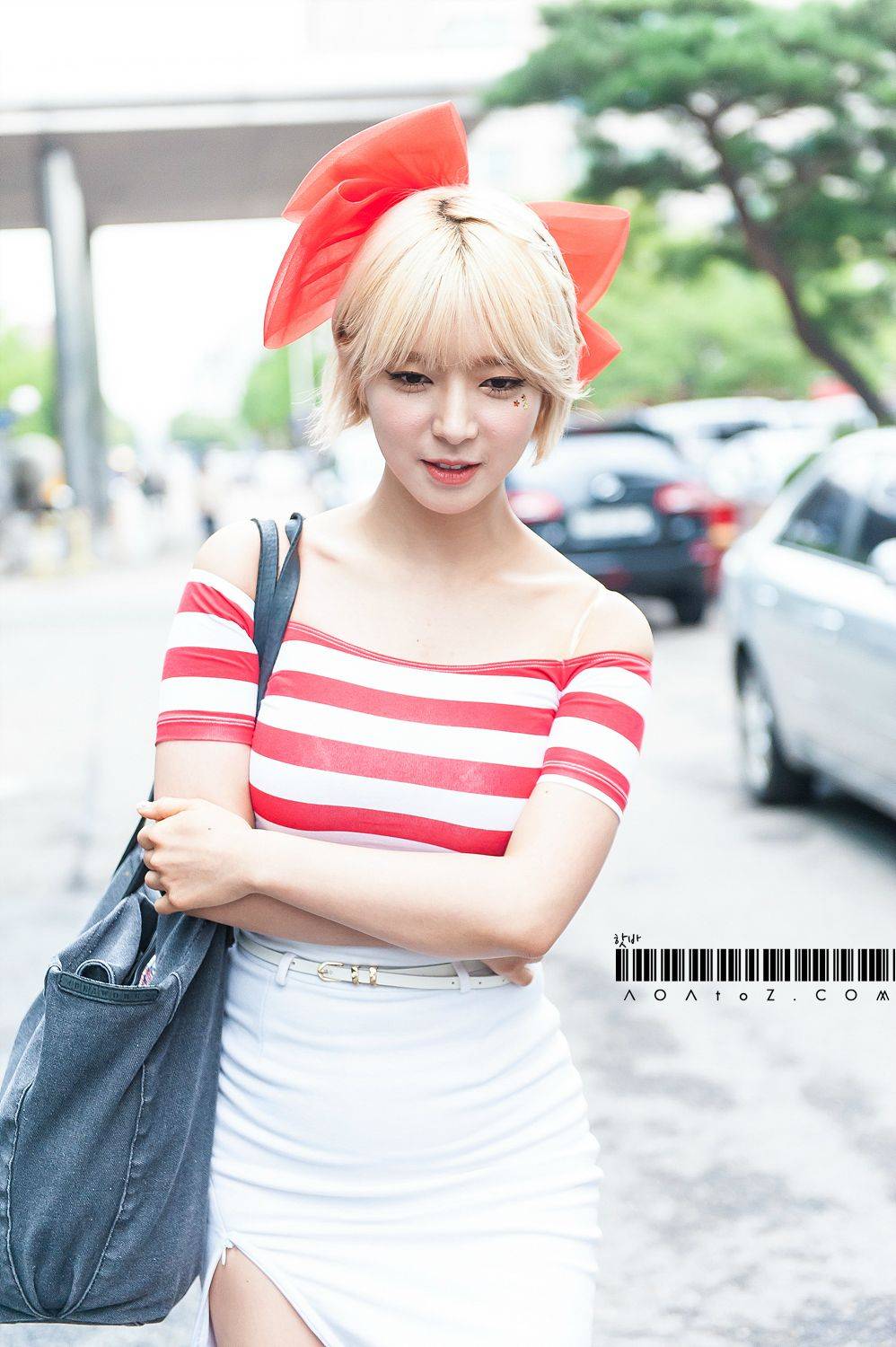 Big red bow | Scrolller