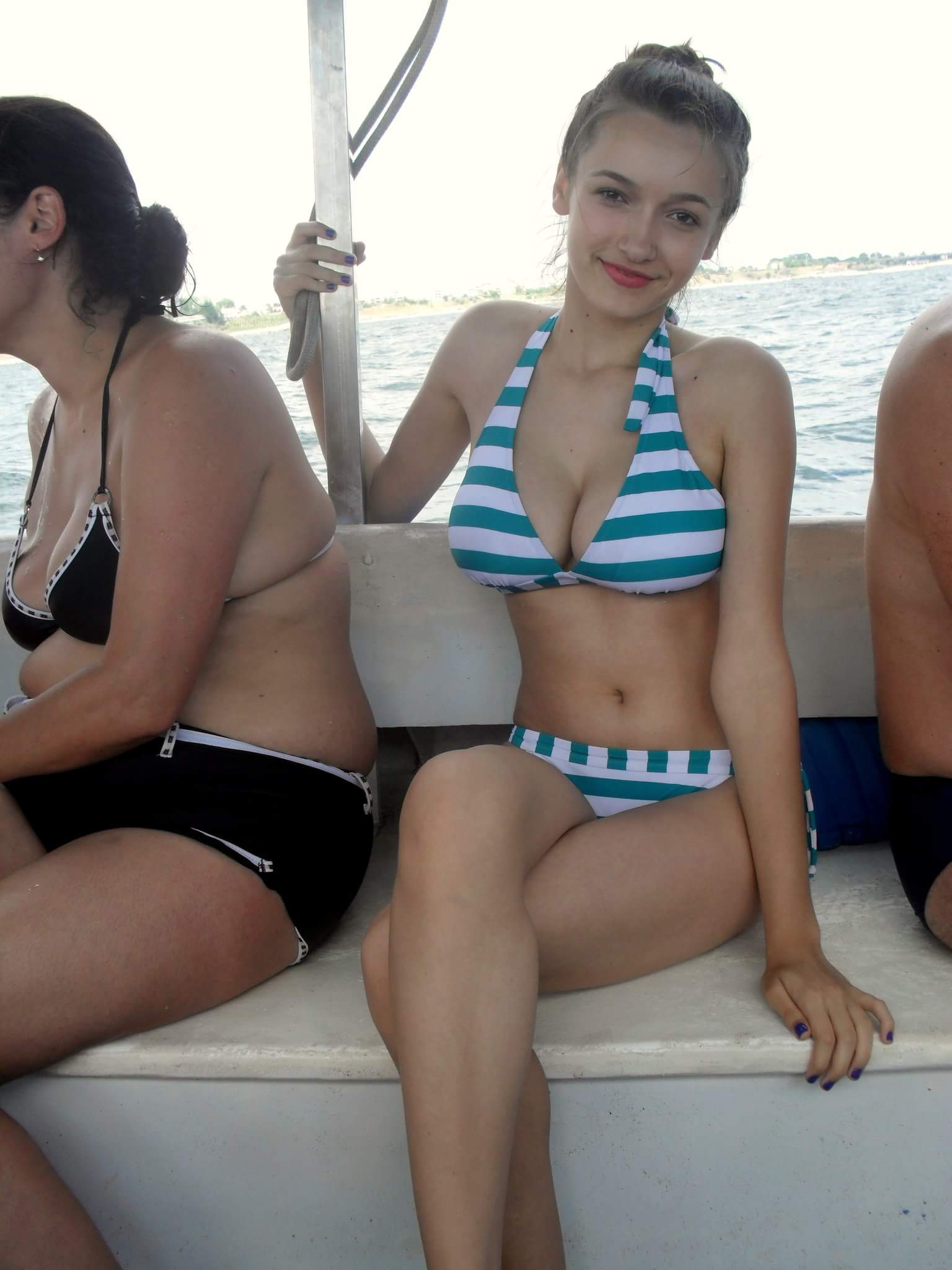 Bikini weather | Scrolller