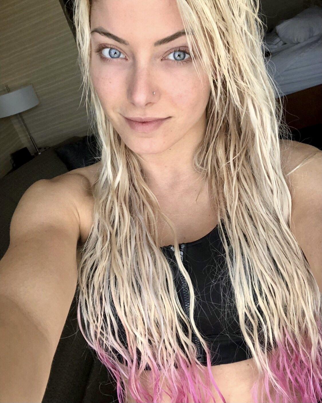 Biscuit butt Goddess Alexa Bliss | Scrolller