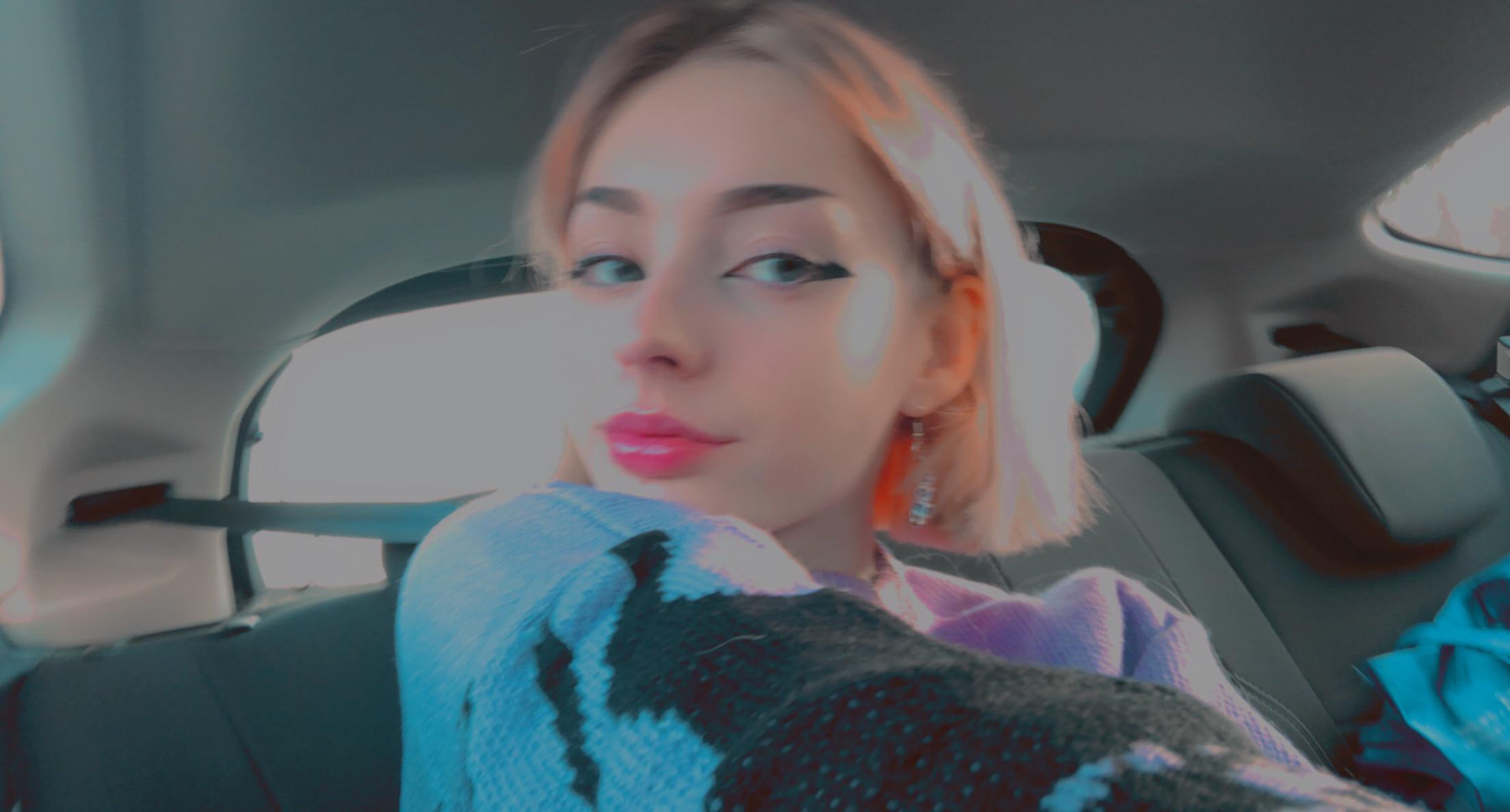 bit blurry but cute ! | Scrolller