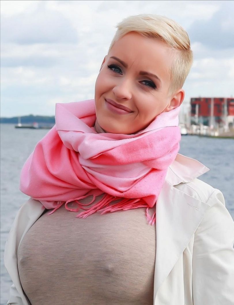 Bit nippy out there today... | Scrolller