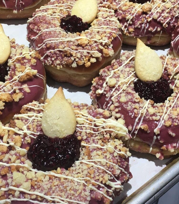 Black berry cobbler donut | Scrolller
