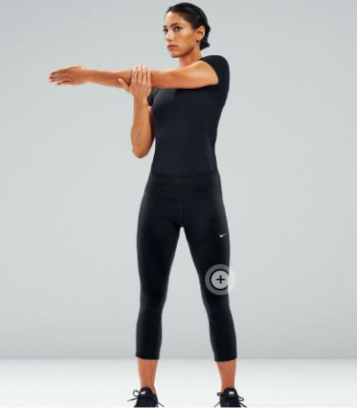 Black definitely suits her | Scrolller