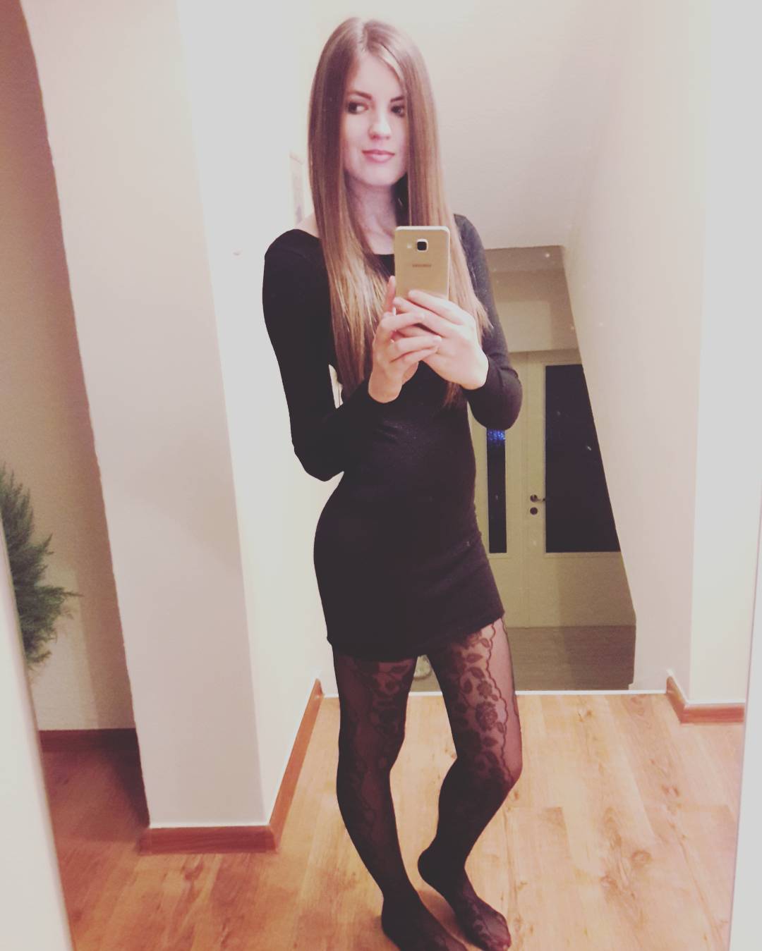 Black patterned tights | Scrolller