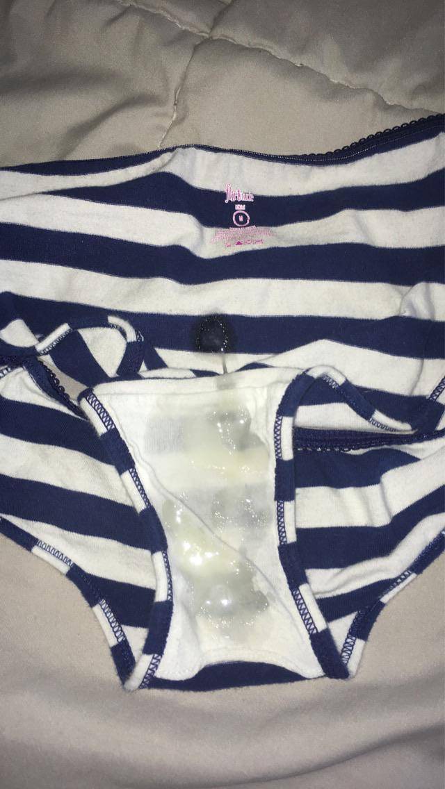 Blew a nice load on my 19 yo sisters panties 🤤 | Scrolller