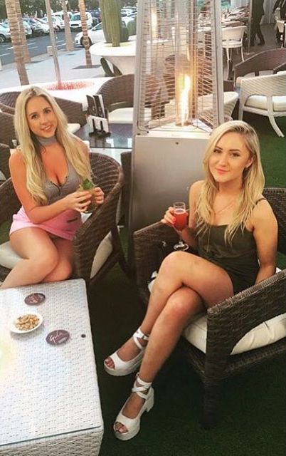 Blondes drinking | Scrolller