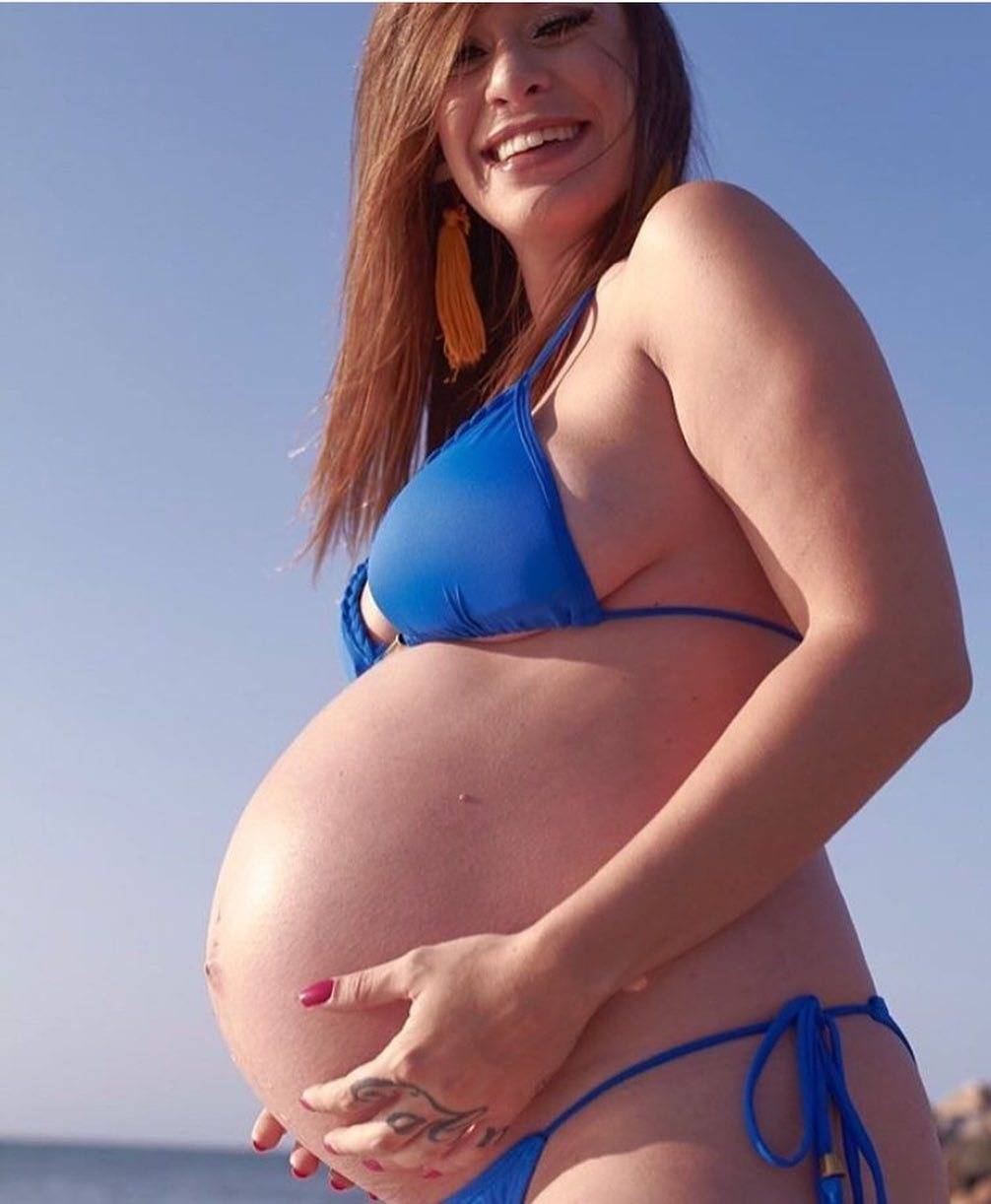 Blue bikini bump | Scrolller
