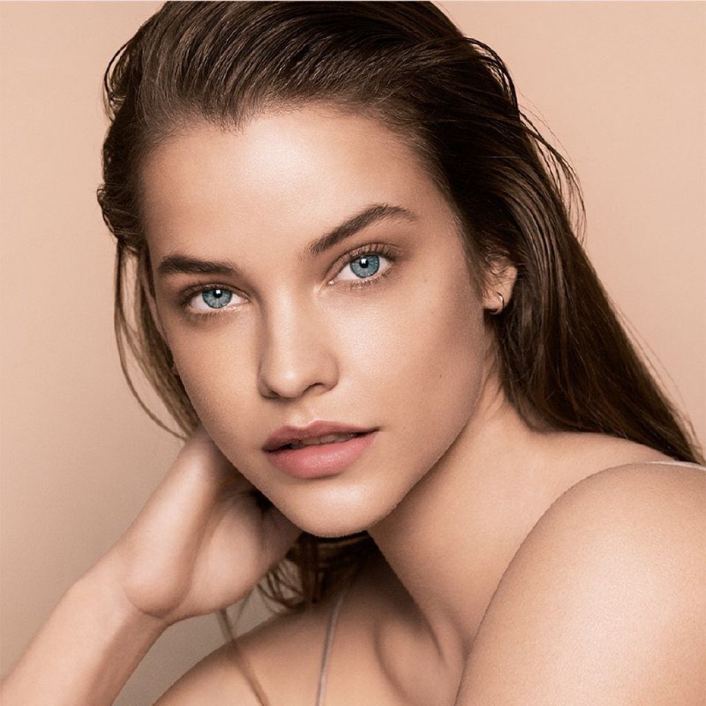 Blue Eyes Scrolller