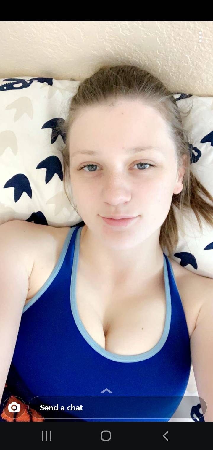 Blue eyes, Blue bra | Scrolller