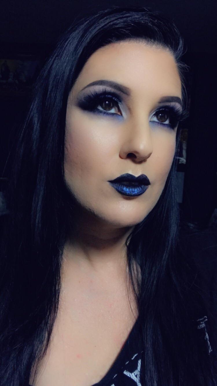 Blue eyeshadow although you can’t really tell in this shot. | Scrolller