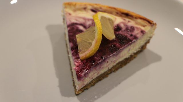 Blueberry lemon cheesecake | Scrolller