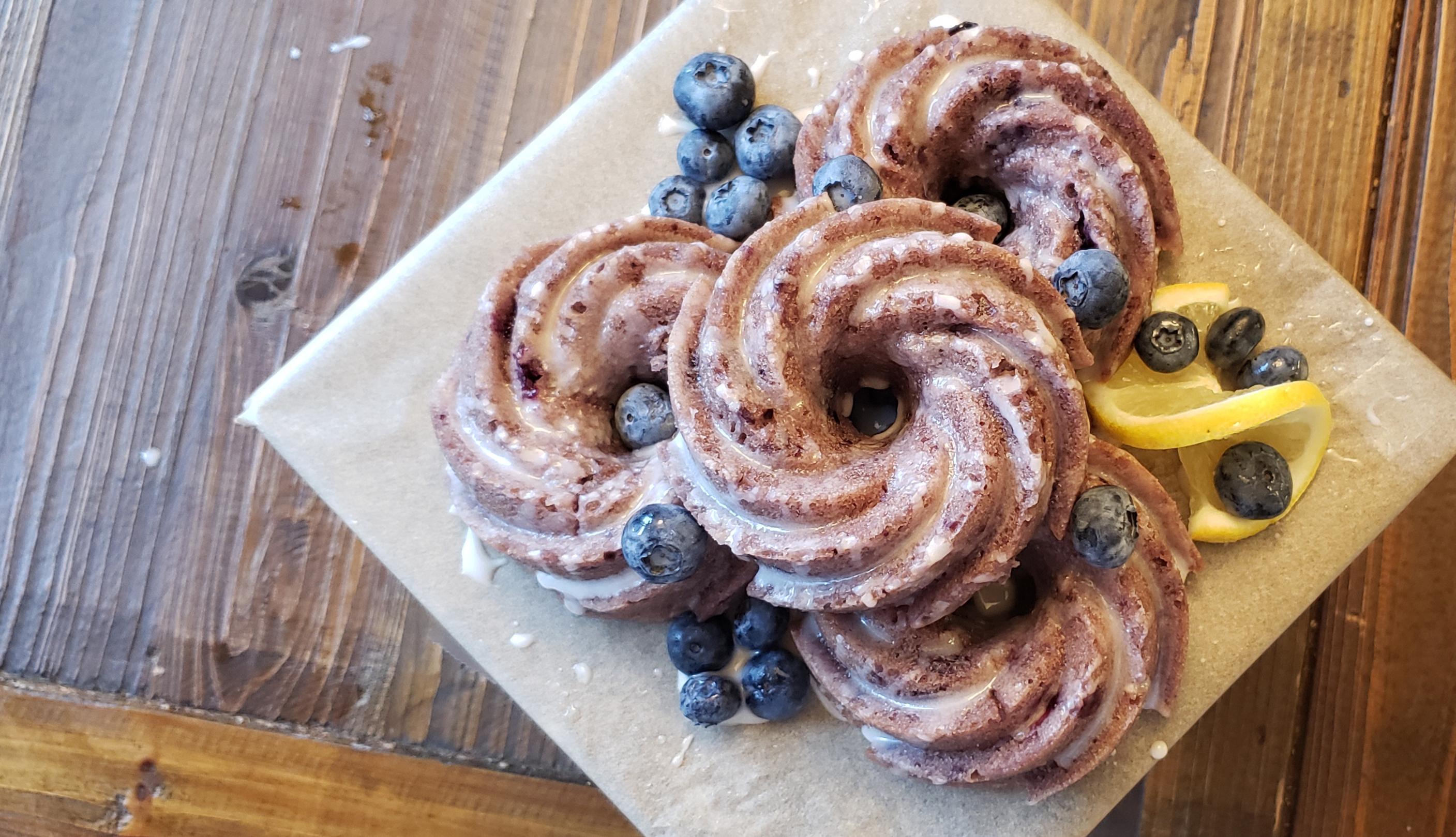 Blueberry mini bundt cakes with a lemon marmalade glaze | Scrolller