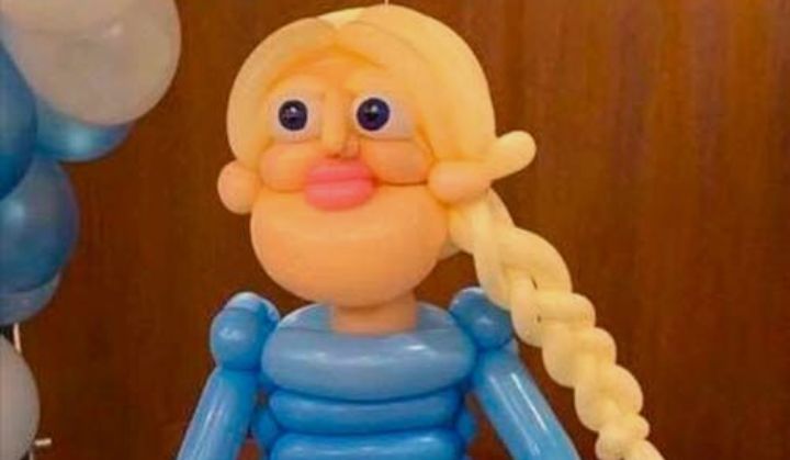 Blursed Elsa | Scrolller