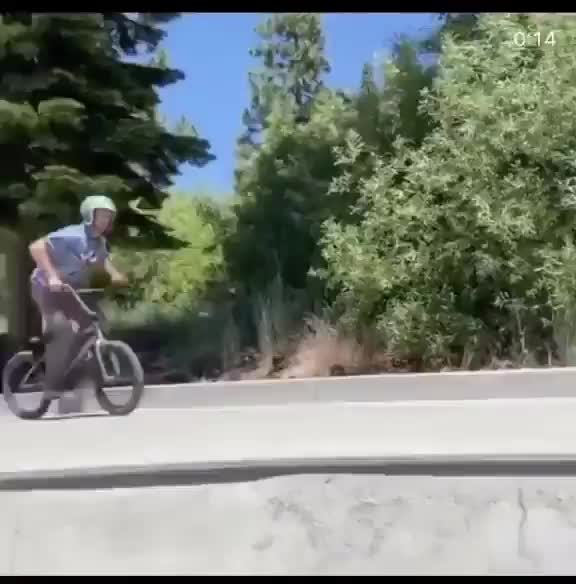 BMX Moonwalking | Scrolller