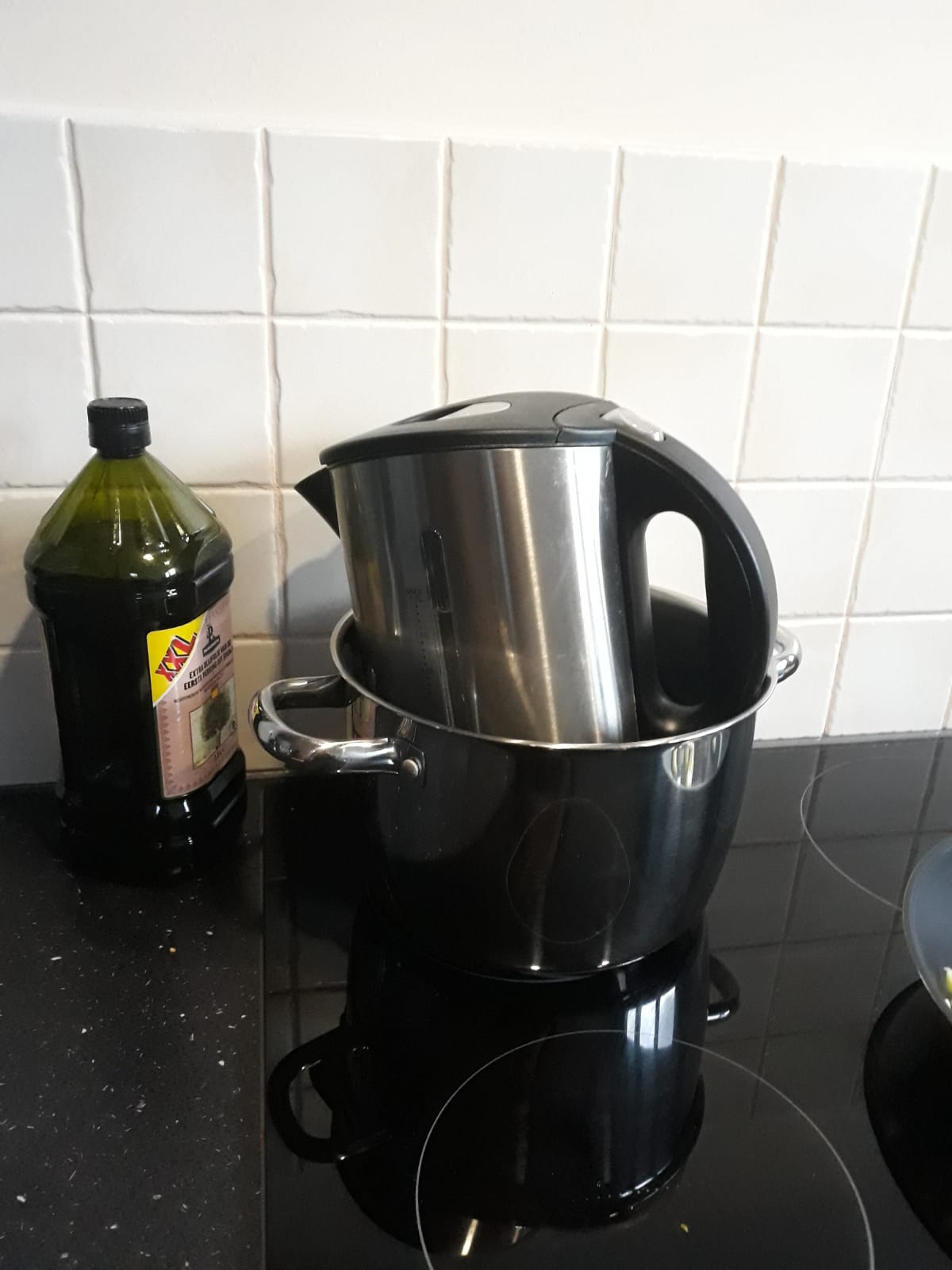 Boiling water | Scrolller