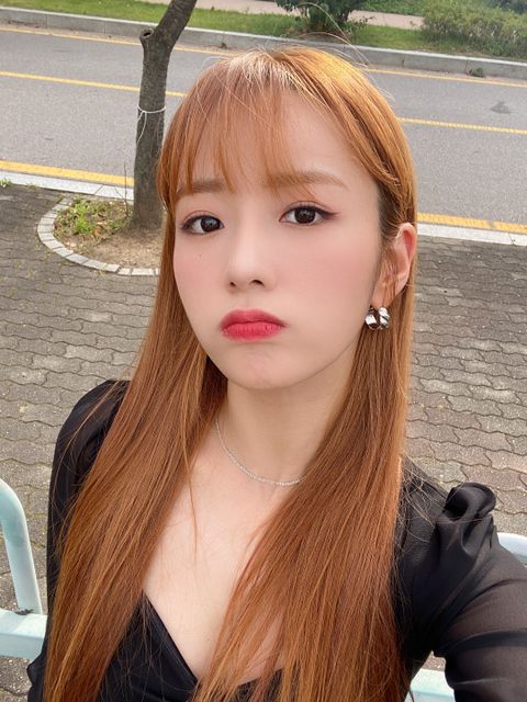 Bomi Fancafe Update (200928) | Scrolller