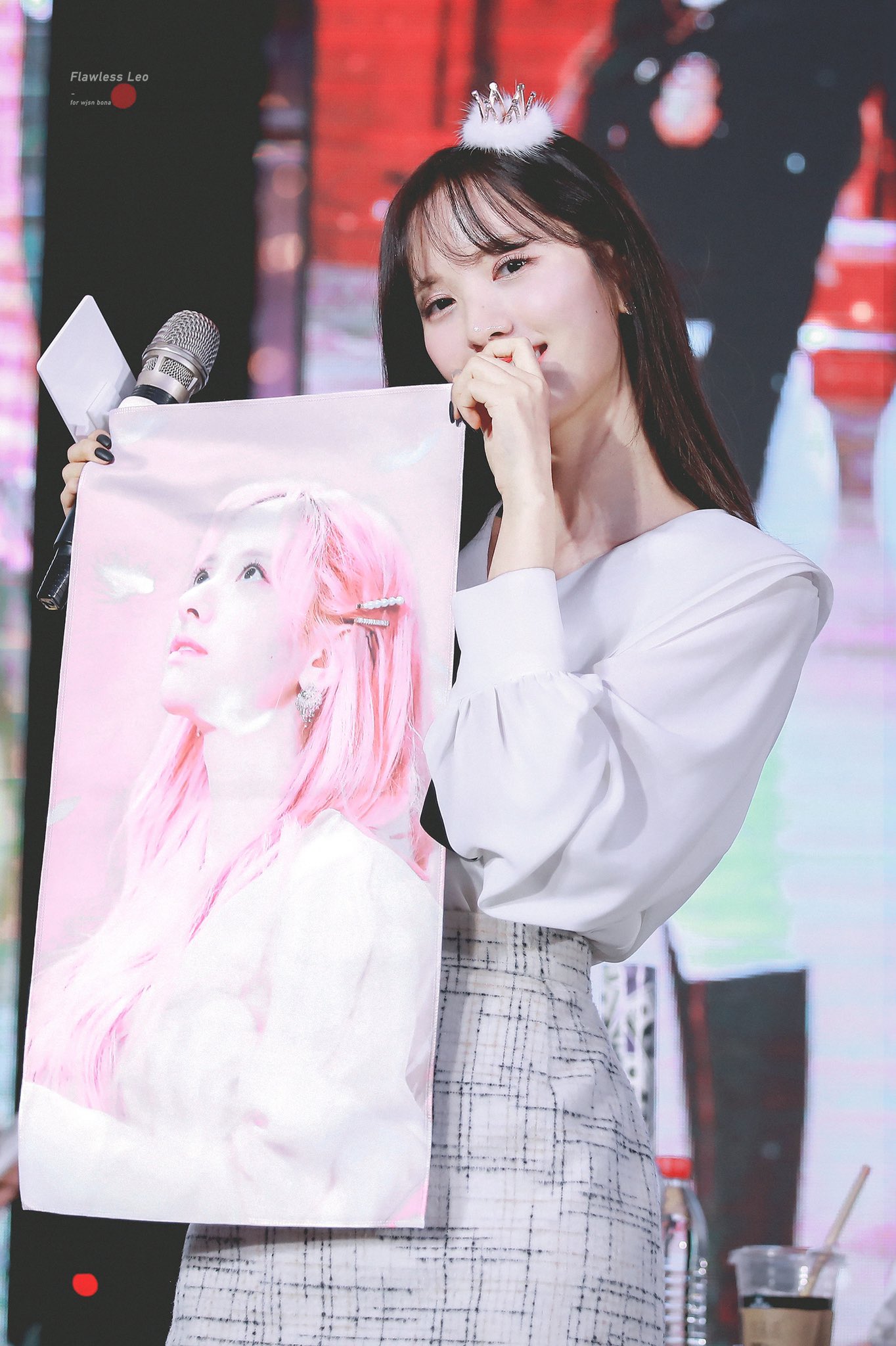 Bona feat. Bona | Scrolller