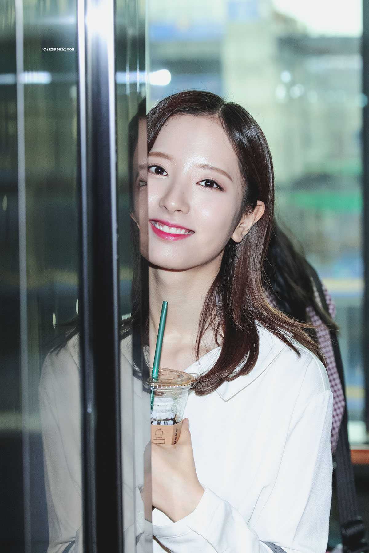 Bona peek | Scrolller