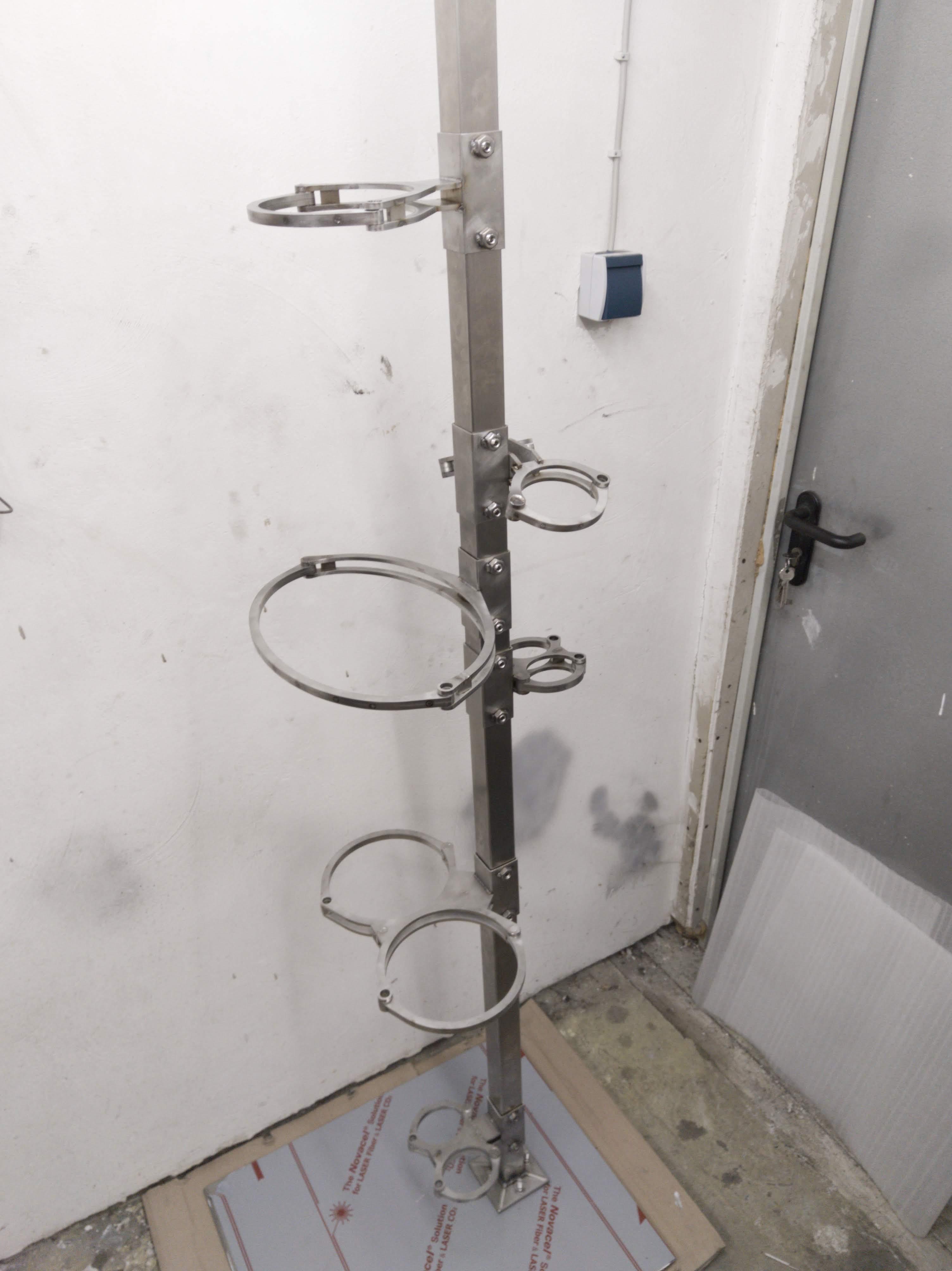 Bondage stand, first complete view | Scrolller