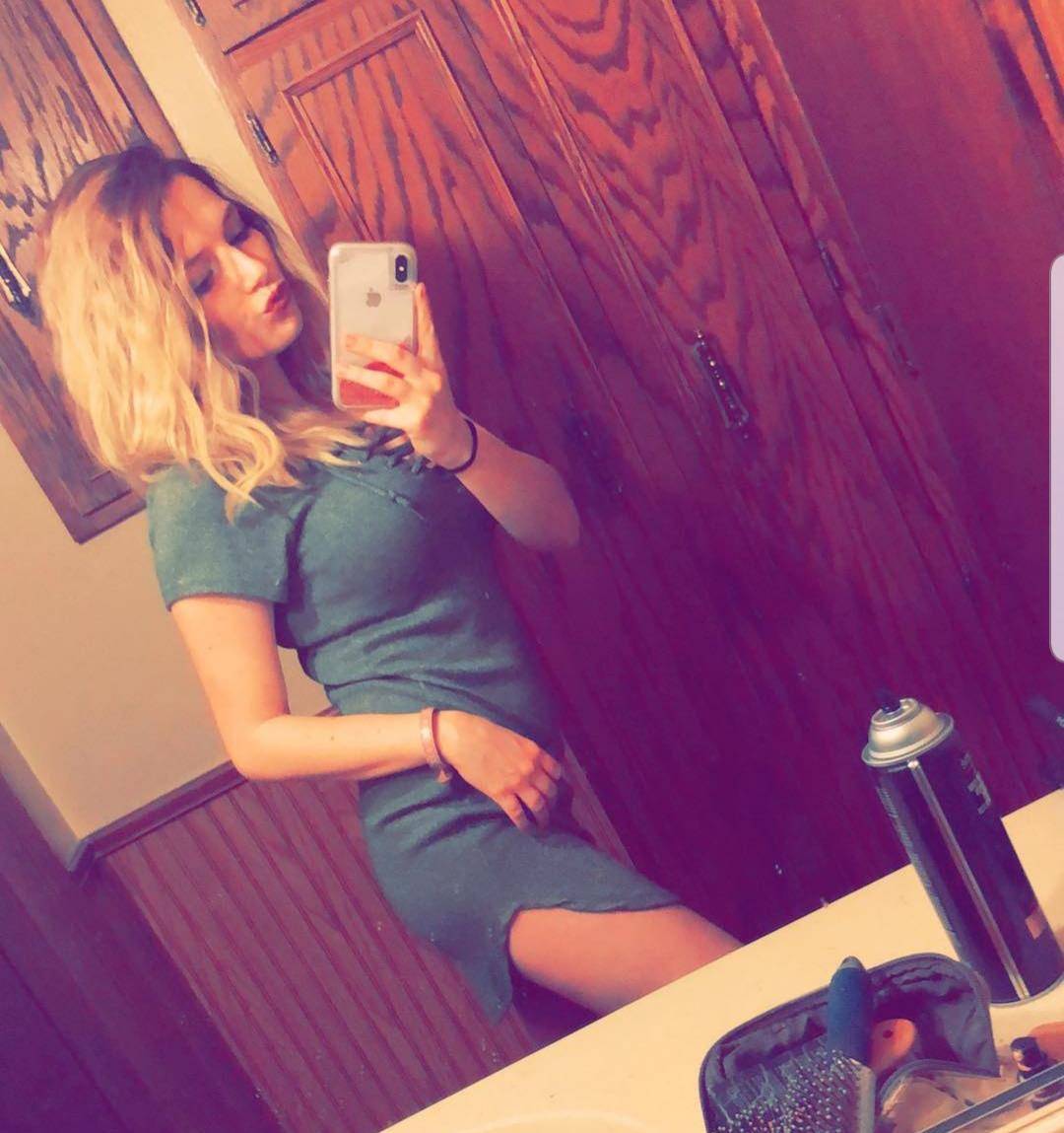 Boost her curves a bit | Scrolller