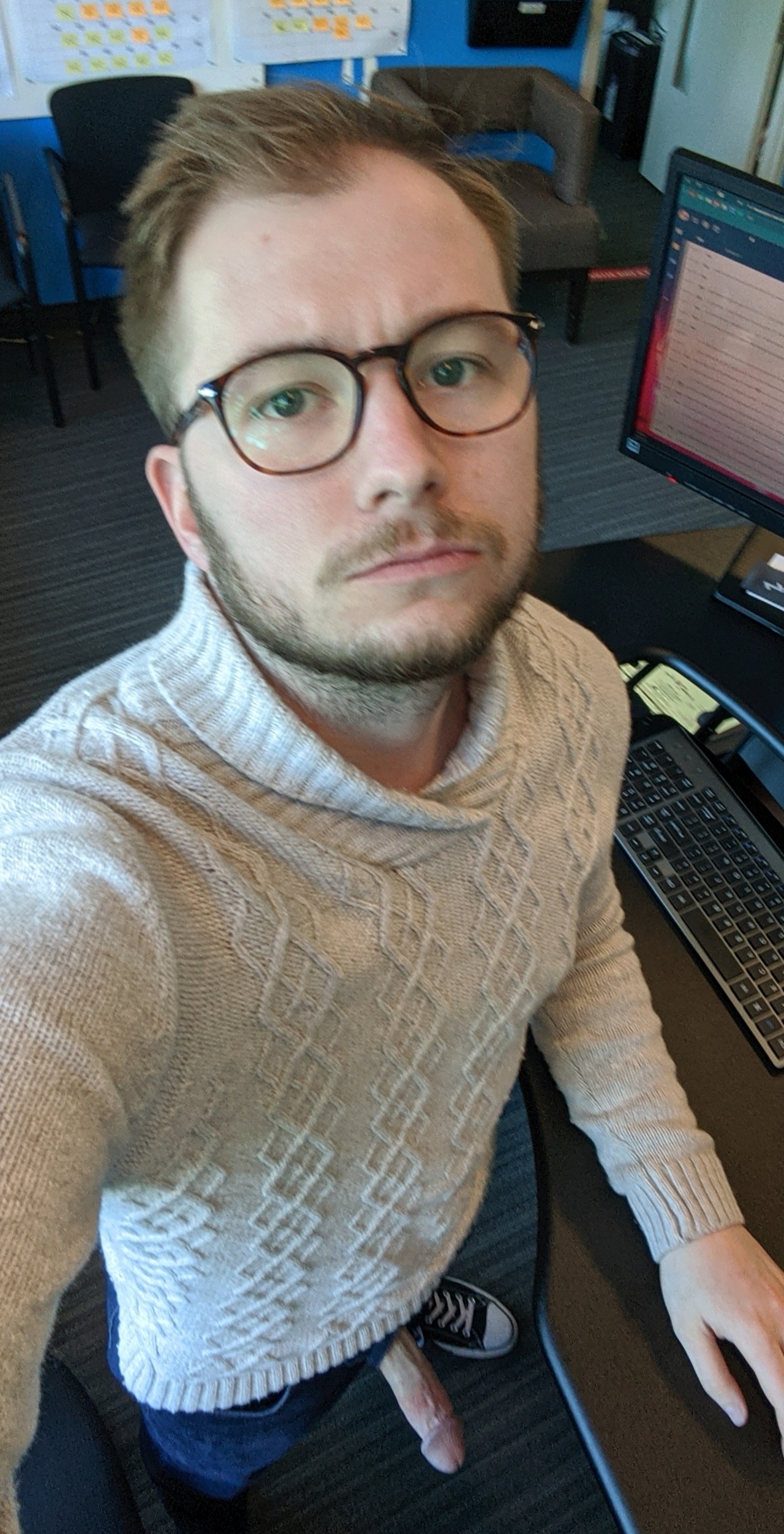 Bored at the office | Scrolller