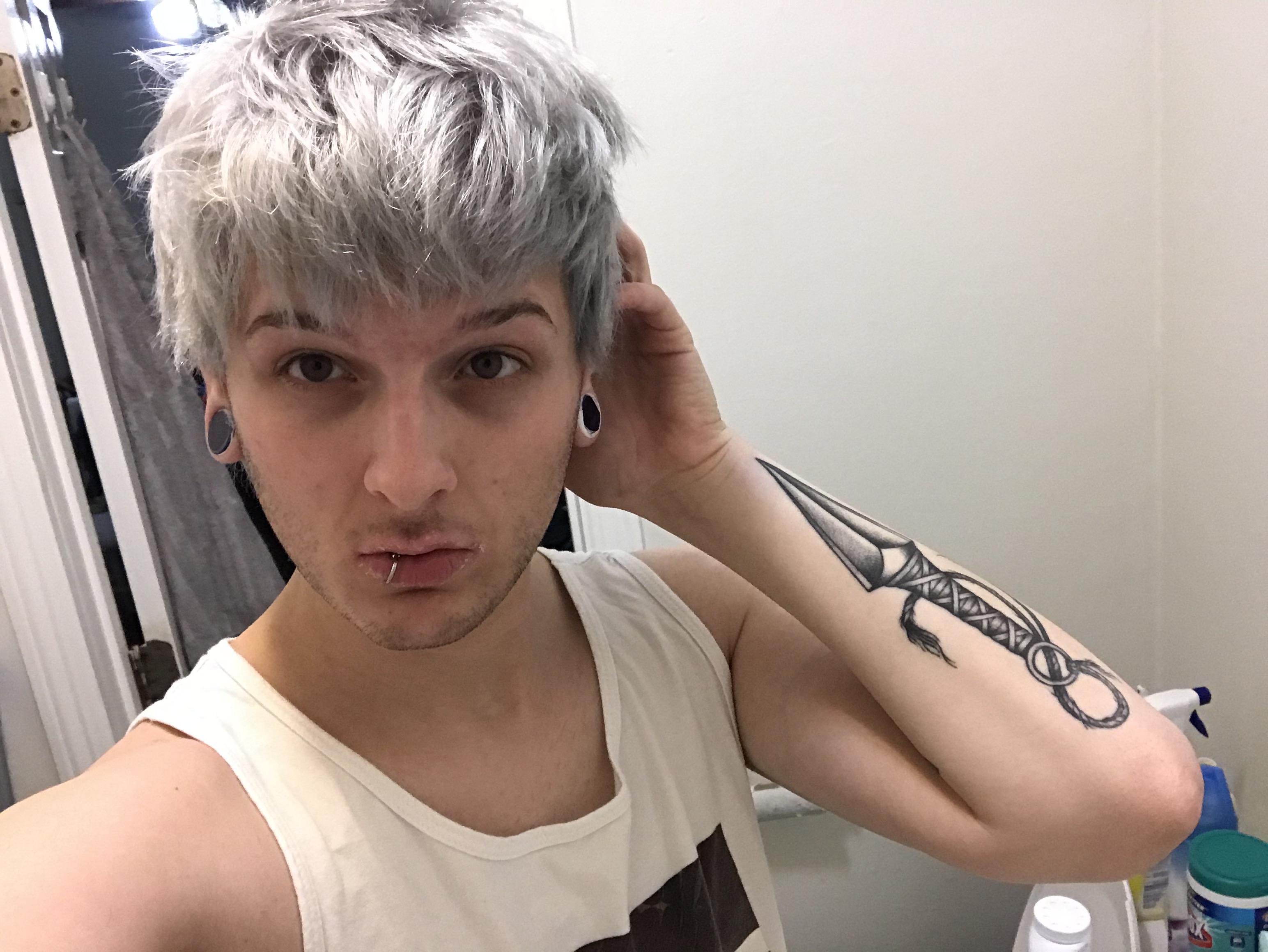 Boring Friday 😪 | Scrolller