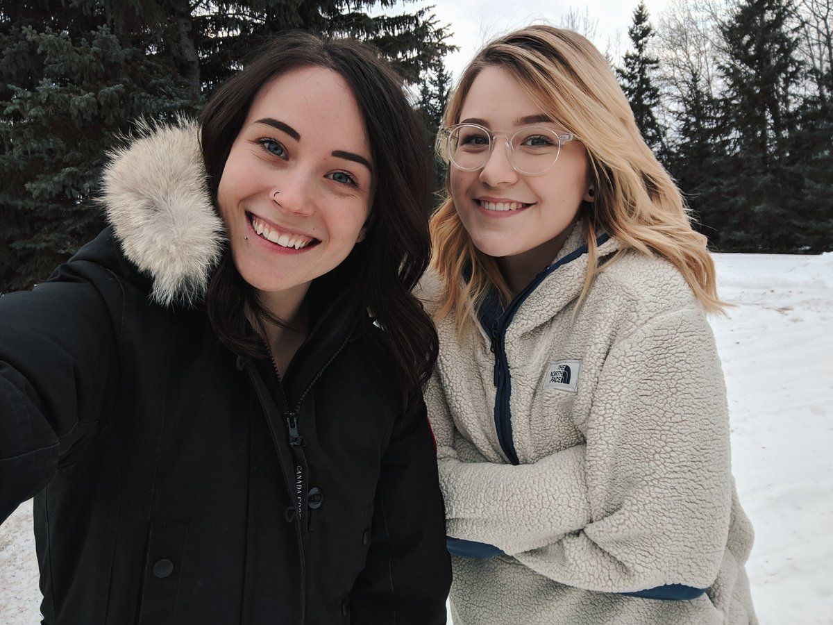 Bosch Sisters in Winter | Scrolller