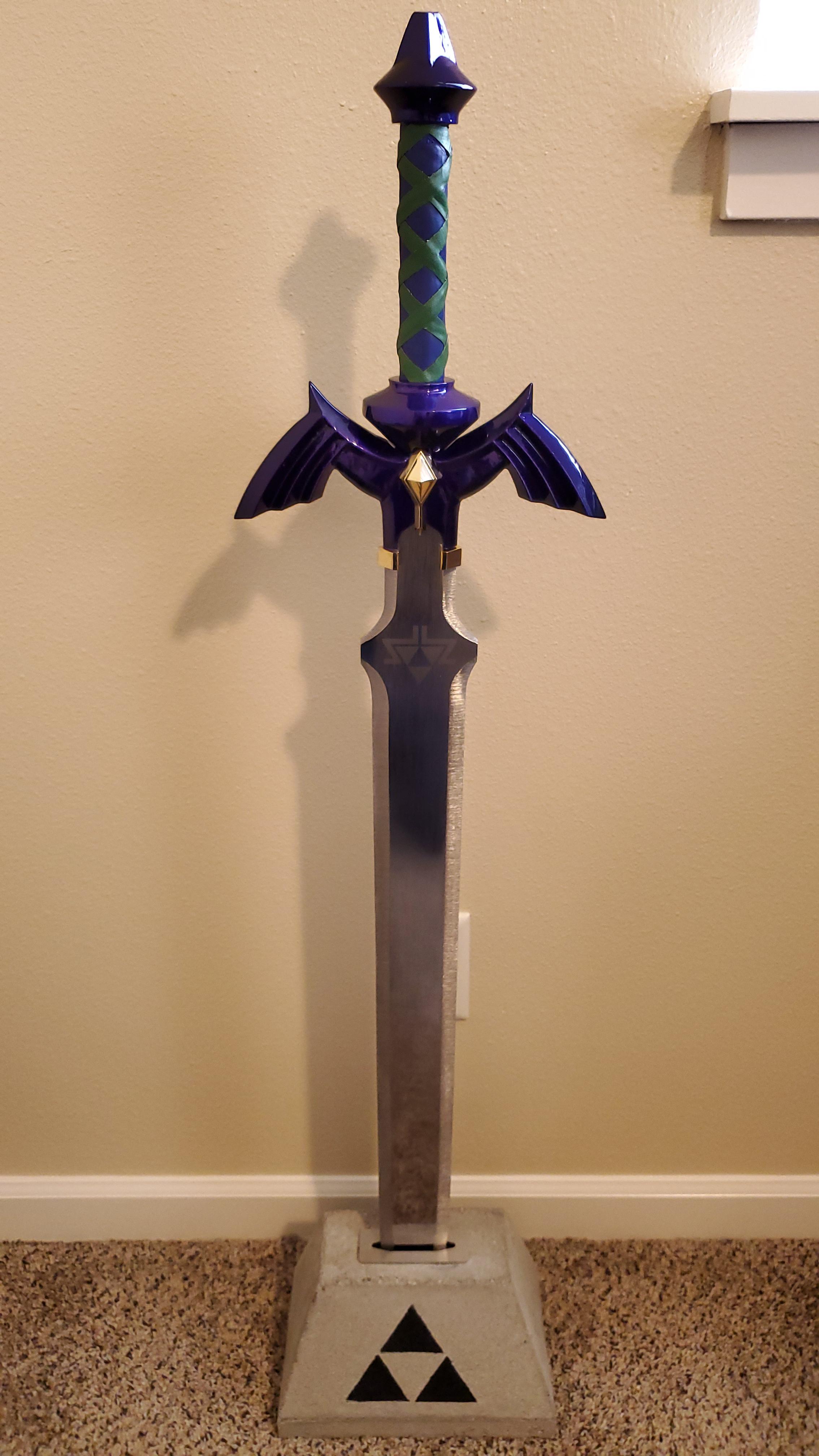 [BoTW] The World's most accurate Master Sword Replica. Carbon Steel, Bronze Hilt, Gold Plated ...