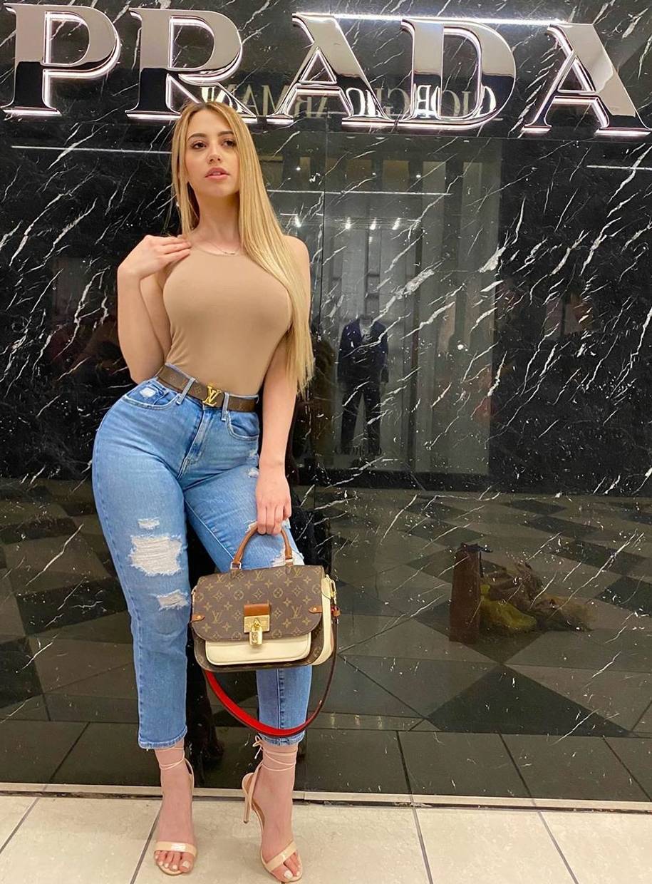 Boujee and Busty... | Scrolller