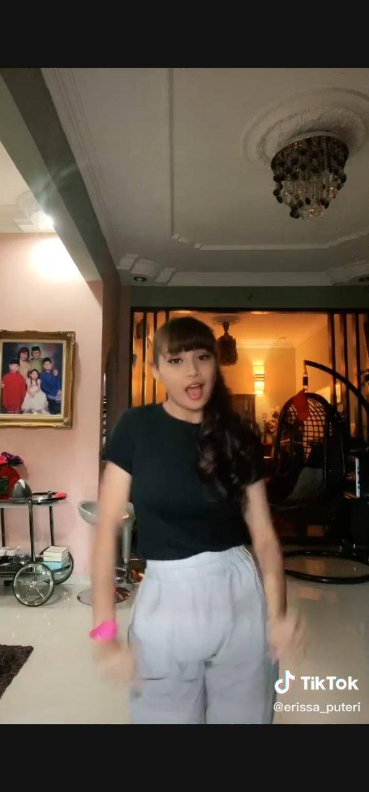 Bouncing boob, go check it out | Scrolller