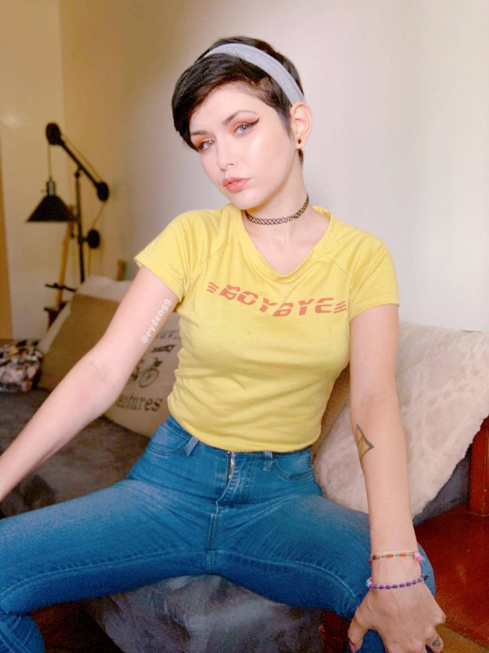 boy bye!!! (but boi hi!!) | Scrolller